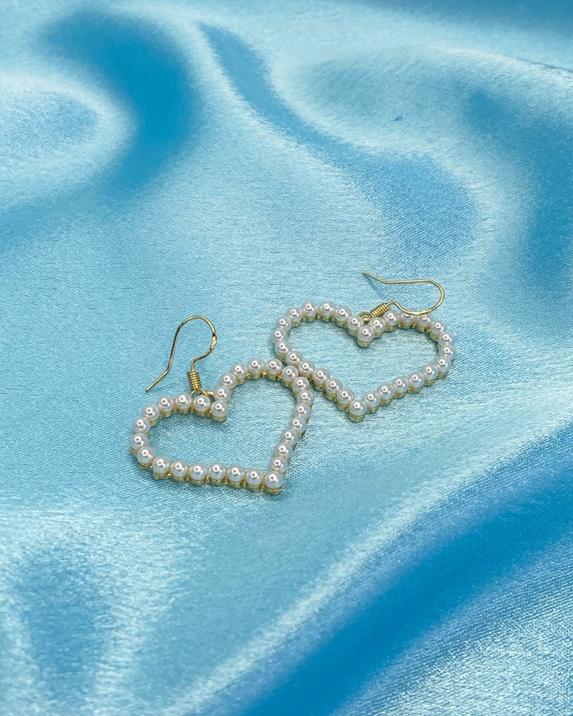 Pepper Big Pearl Heart Earrings | Jeevee
